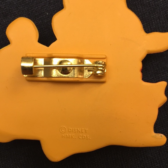 Disney | Jewelry | Vintage Winnie Pooh Piglet Pin | Poshmark